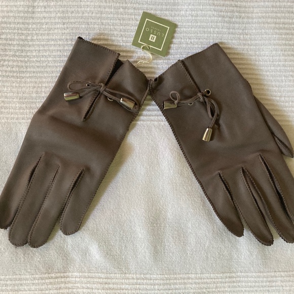 Lusso London | Accessories | Fawn Kidleather Gloves Unlined With Silver ...